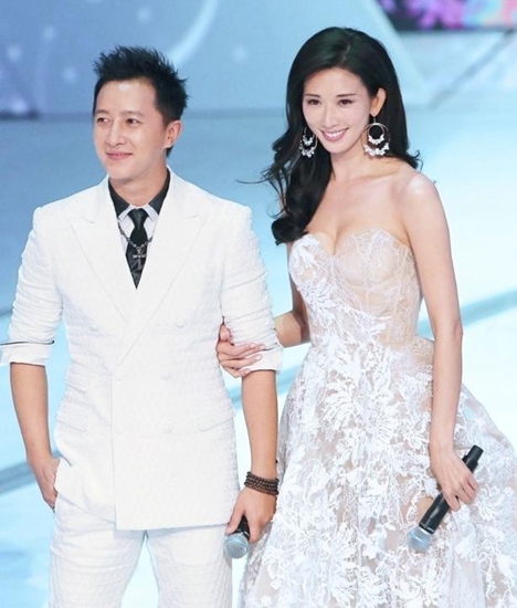 《女神的新衣》首播收视率高达1.44 索菲亚惊艳首秀+凤凰家居