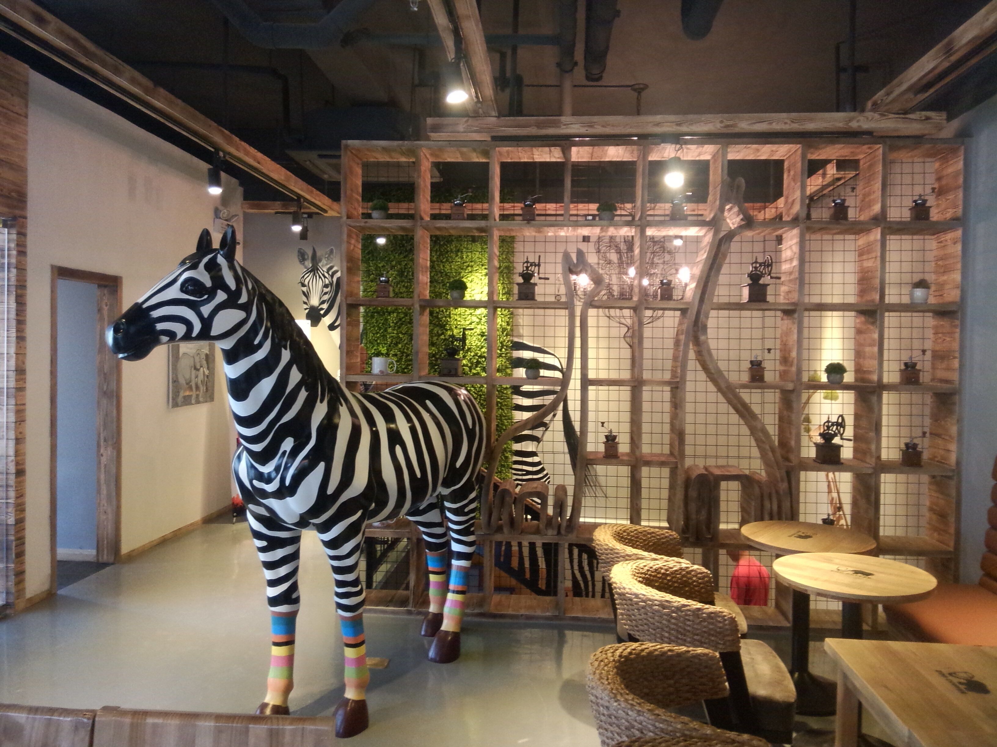 三亚首家动物主题咖啡馆ZOO COFFEE华丽开业受热捧_海南频道_凤凰网