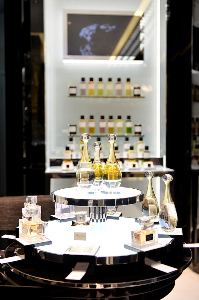 Dior迪奥香水化妆品精品店 北京百货大楼奢华开幕|Dior迪|精品店_凤凰时尚