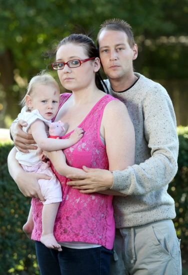 英国夫妇为宝宝哼唱动画片主题曲被赶下公交车(图)|公交车|宝宝_凤凰资讯