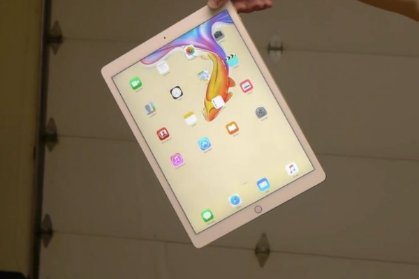 iPad Pro首个跌落测试出炉：还是买个套吧|Pro|iPad_凤凰科技