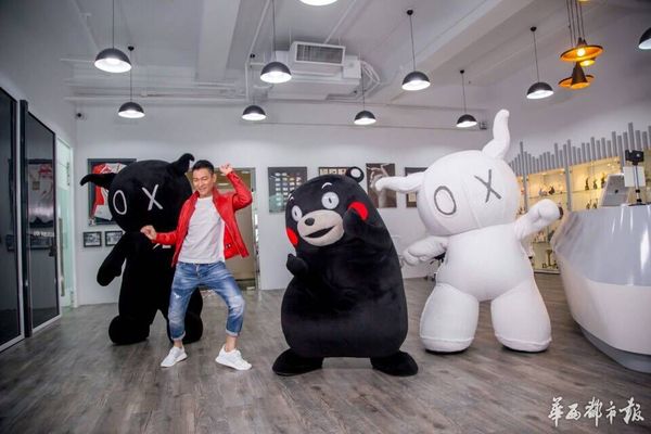 熊本熊香港拜会刘德华 与华仔“儿子”Andox 和黑仔成密友